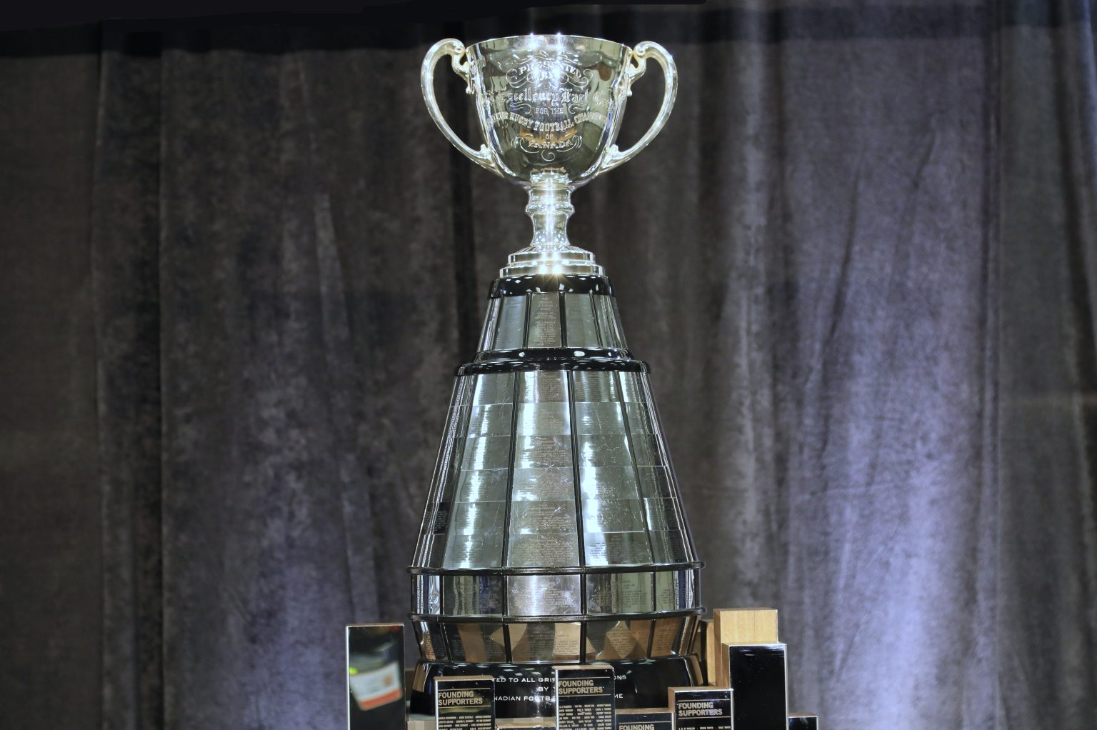 Calgary Stampeders, Edmonton Elks bidding to host 2026 Grey Cup: report ...