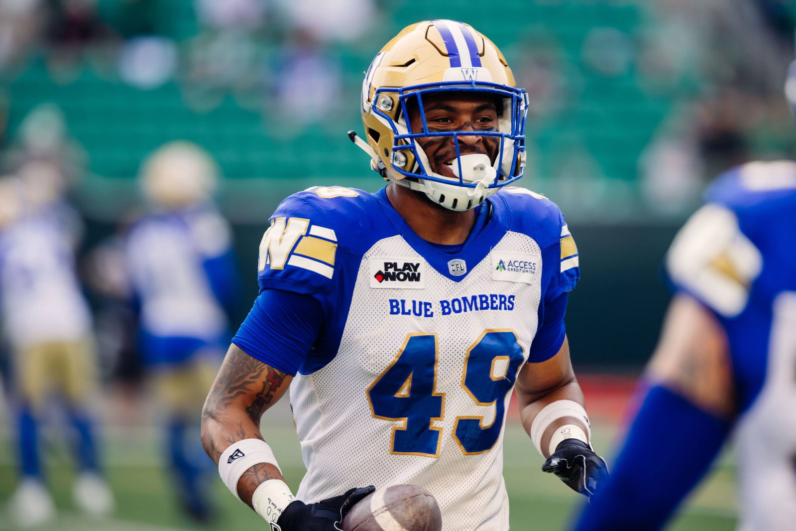 Bombers beef up depth with return of special teams ace Michael Ayers ...