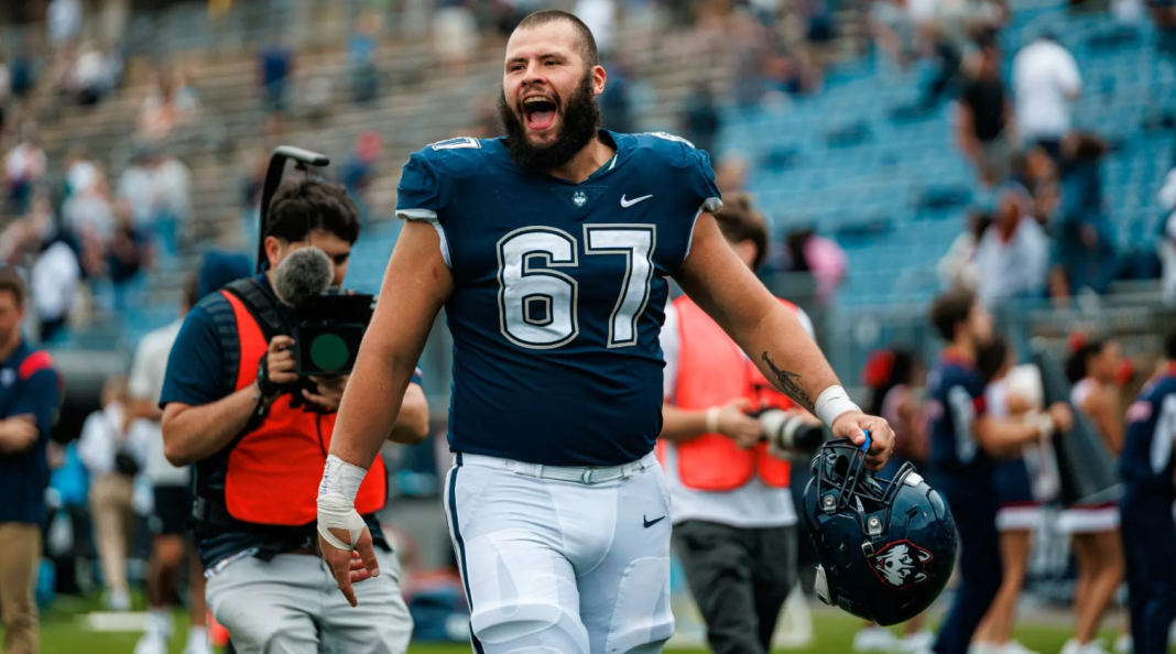 Canadian OL Christopher Fortin performs in front of 32 NFL teams, four ...